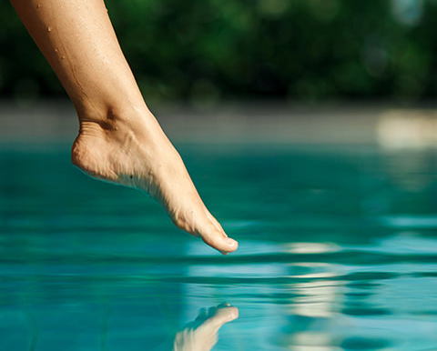 Pool Toe Blisters Bleeding, Symptoms, Causes, Treatment